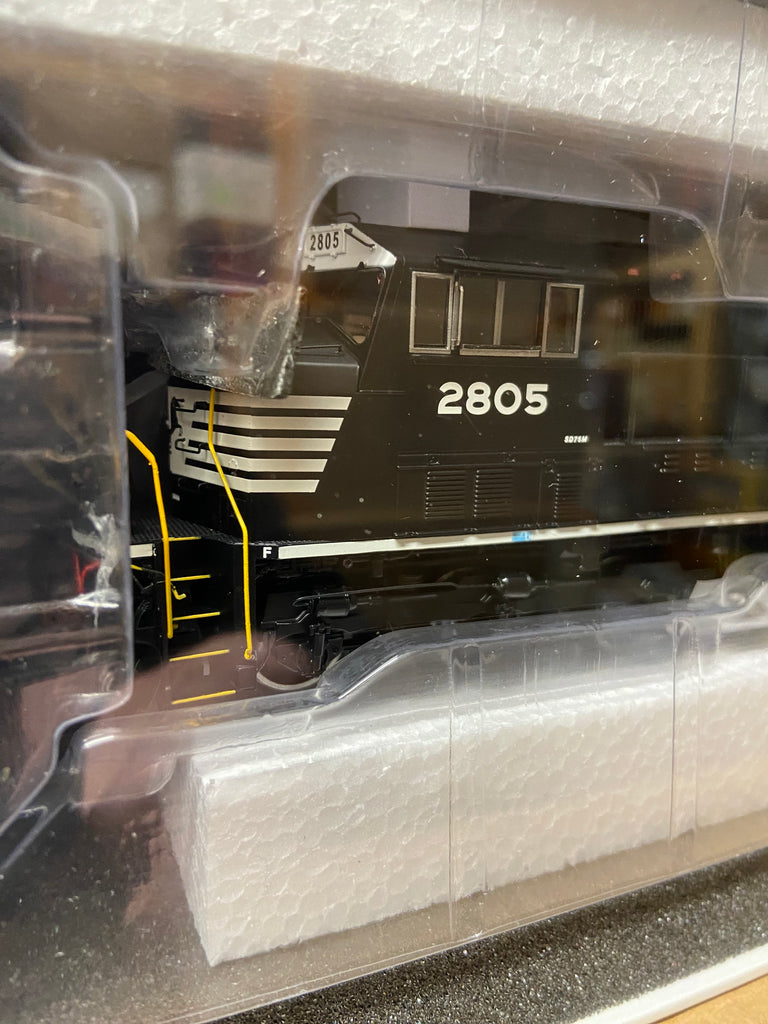 athg69317 - ATHG69317 HO SD75M w/DCC & Sound, NS #2805 – Dixie Union Station
